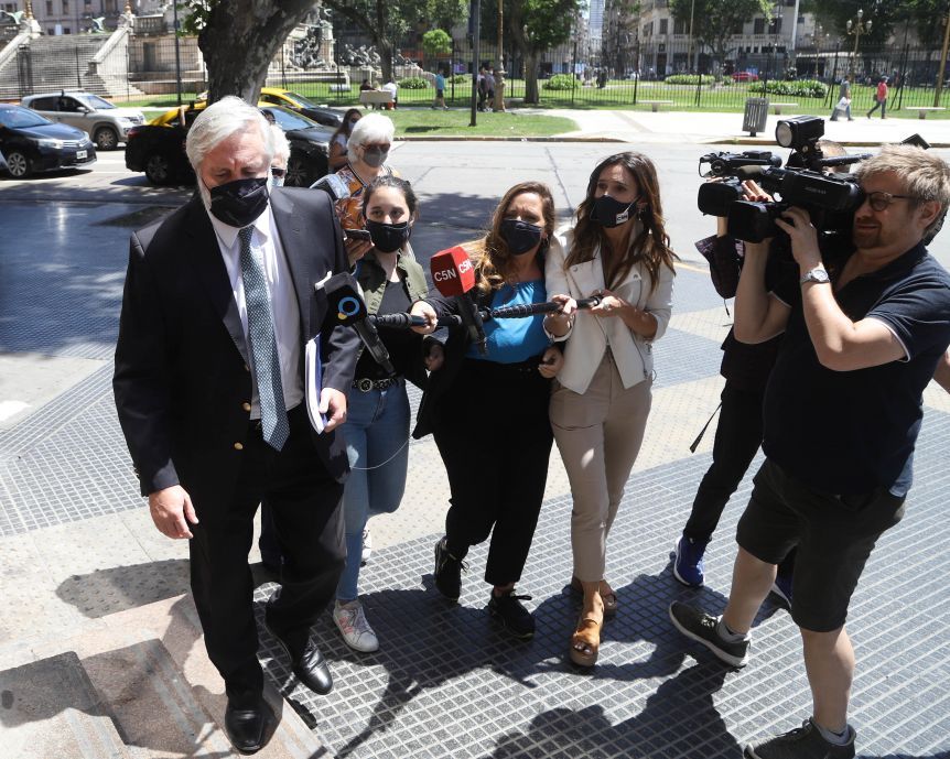 CONTE GRAND SE PRESENTÓ ANTE LA BICAMERAL, PERO SE NEGÓ A CONTESTAR LA ...